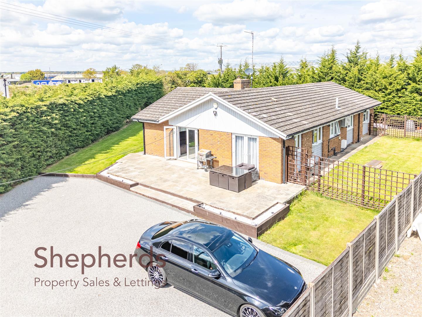 Hoe Lane, Nazeing, Waltham Abbey - Shepherds Property Sales & Lettings